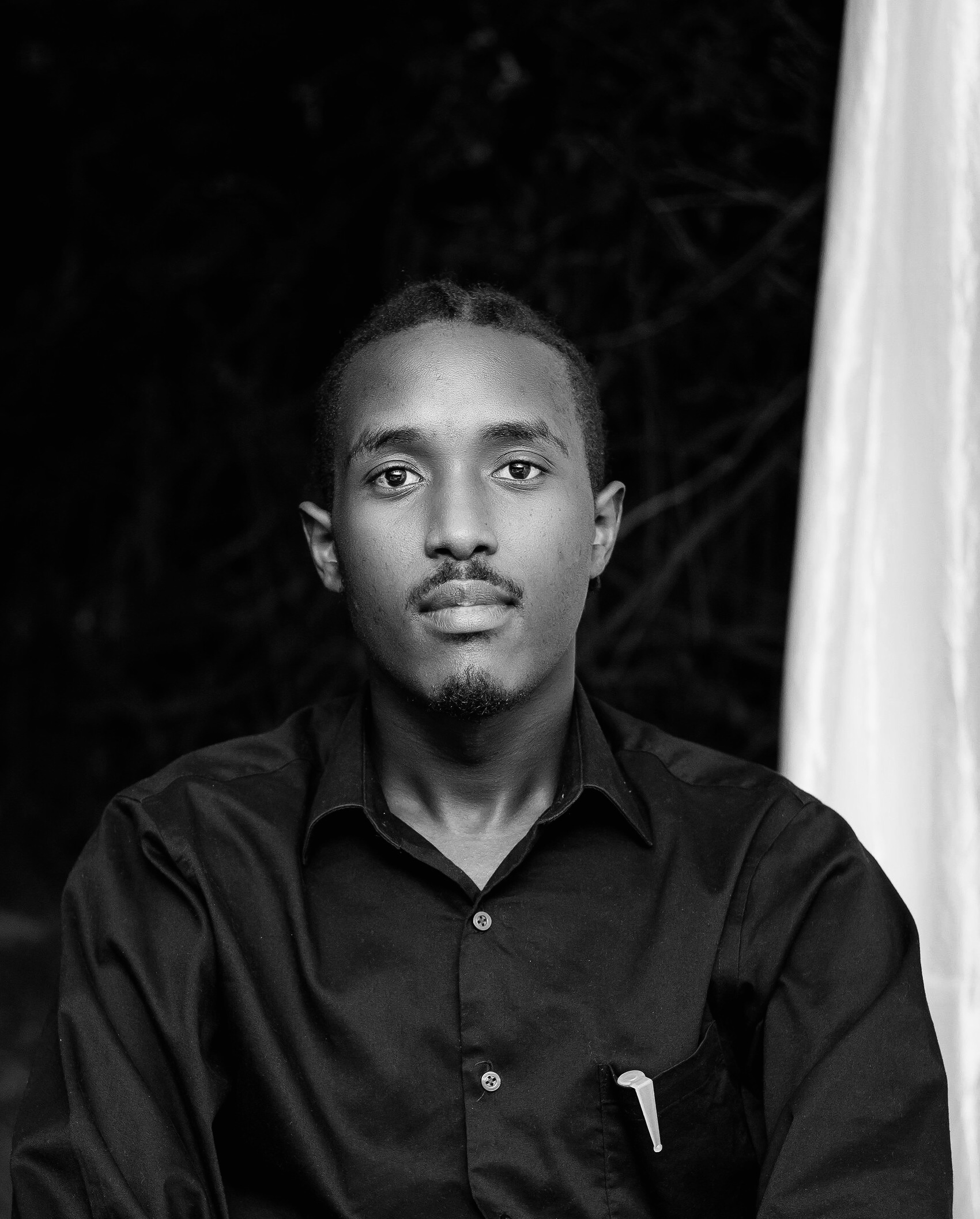 Yahisemo gukoresha ubugeni mu kwibutsa abagore b’Abanyafurika kwikunda ...